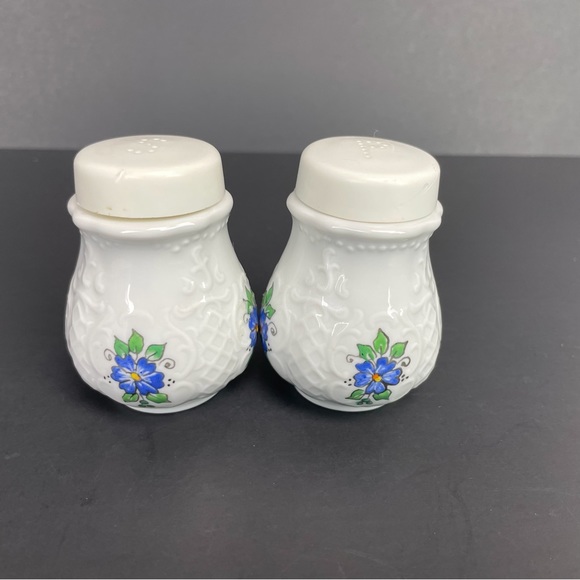 Seltmann | Dining | Seltmann Weiden Salt Pepper Shakers Bavaria Germany ...